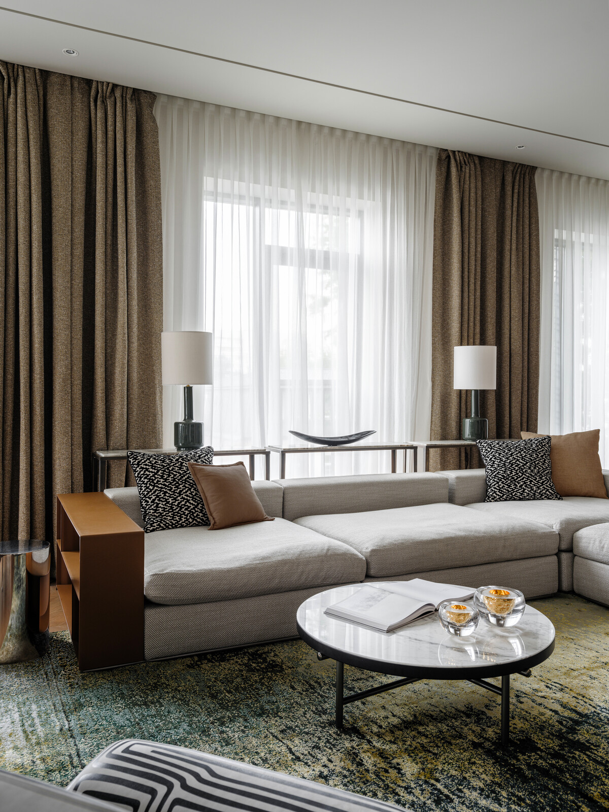 Photo 6 of 32 in Bright two-storey apartment with modern art in Moscow ...