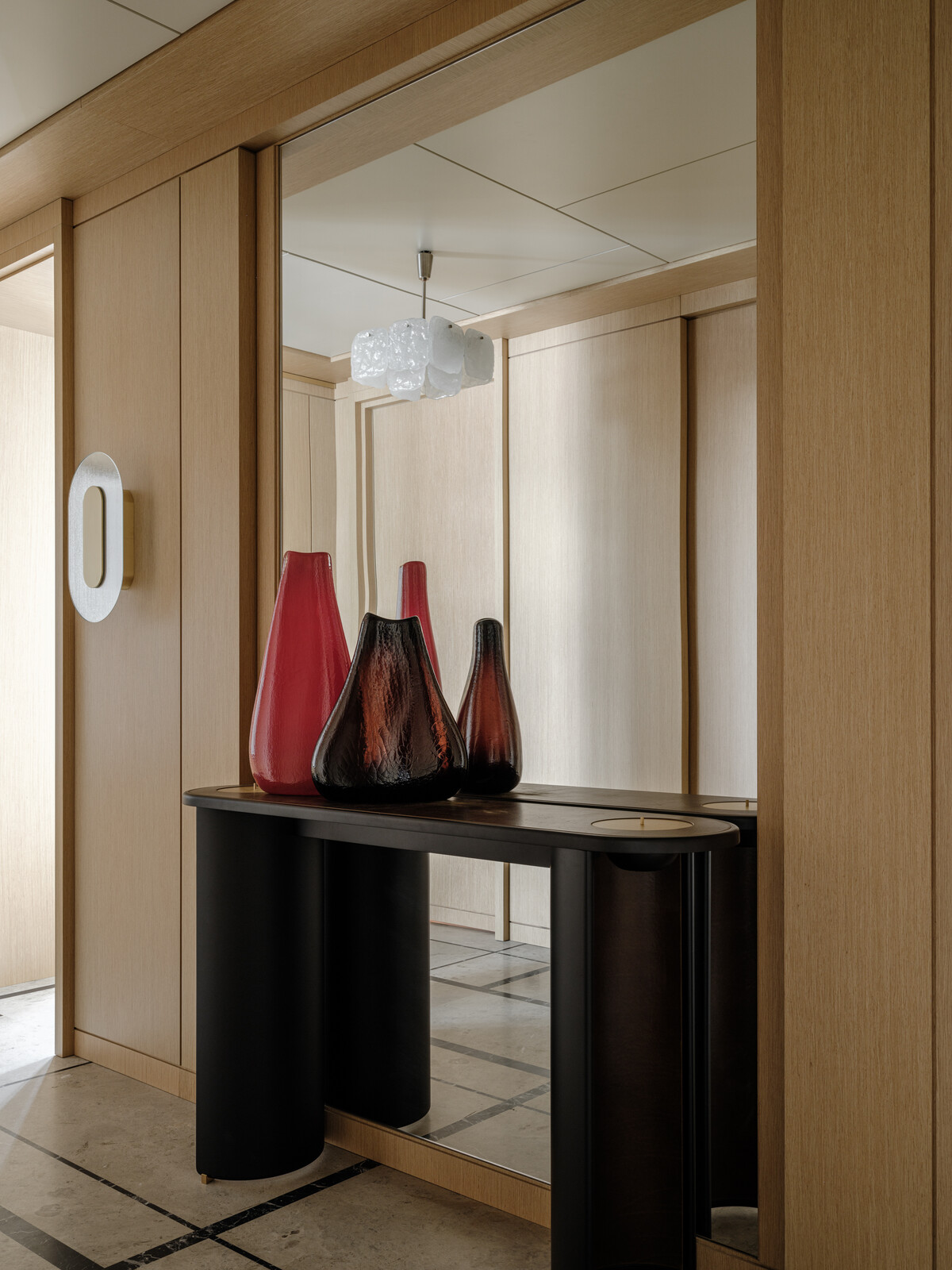 Photo 2 of 32 in Bright two-storey apartment with modern art in Moscow ...