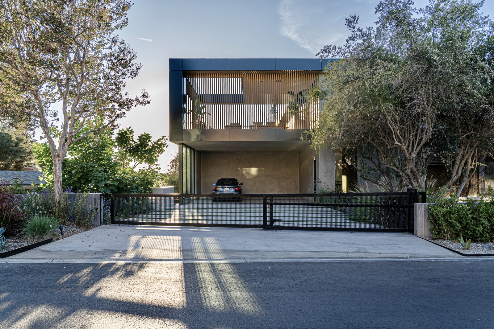 Photo 4 of 18 in Arroyo Vista by IA Design Studio - Dwell