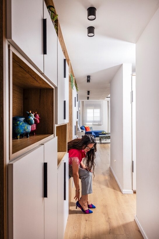 Photo 13 of 17 in The Happy Penthouse: Abundance of storage solutions ...