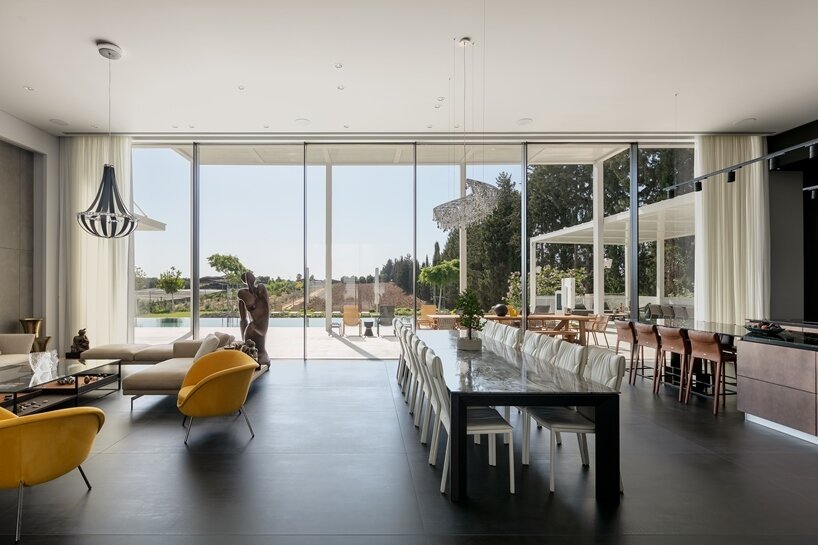 Photo 17 of 17 in Intense and unforgettable living environment by ...