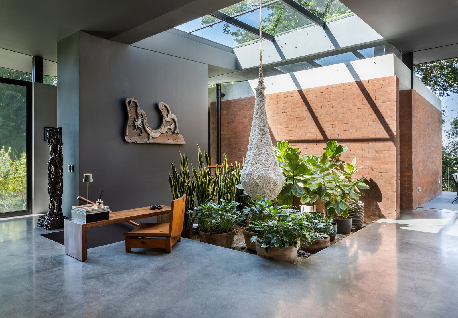 Photo 7 of 8 in Conacaste House by Elastica Studio - Dwell