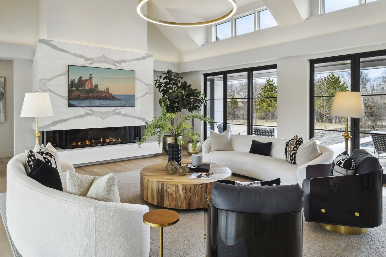 Photo 17 of 66 in Sunlit Coastal Ranch by JMAD - Dwell