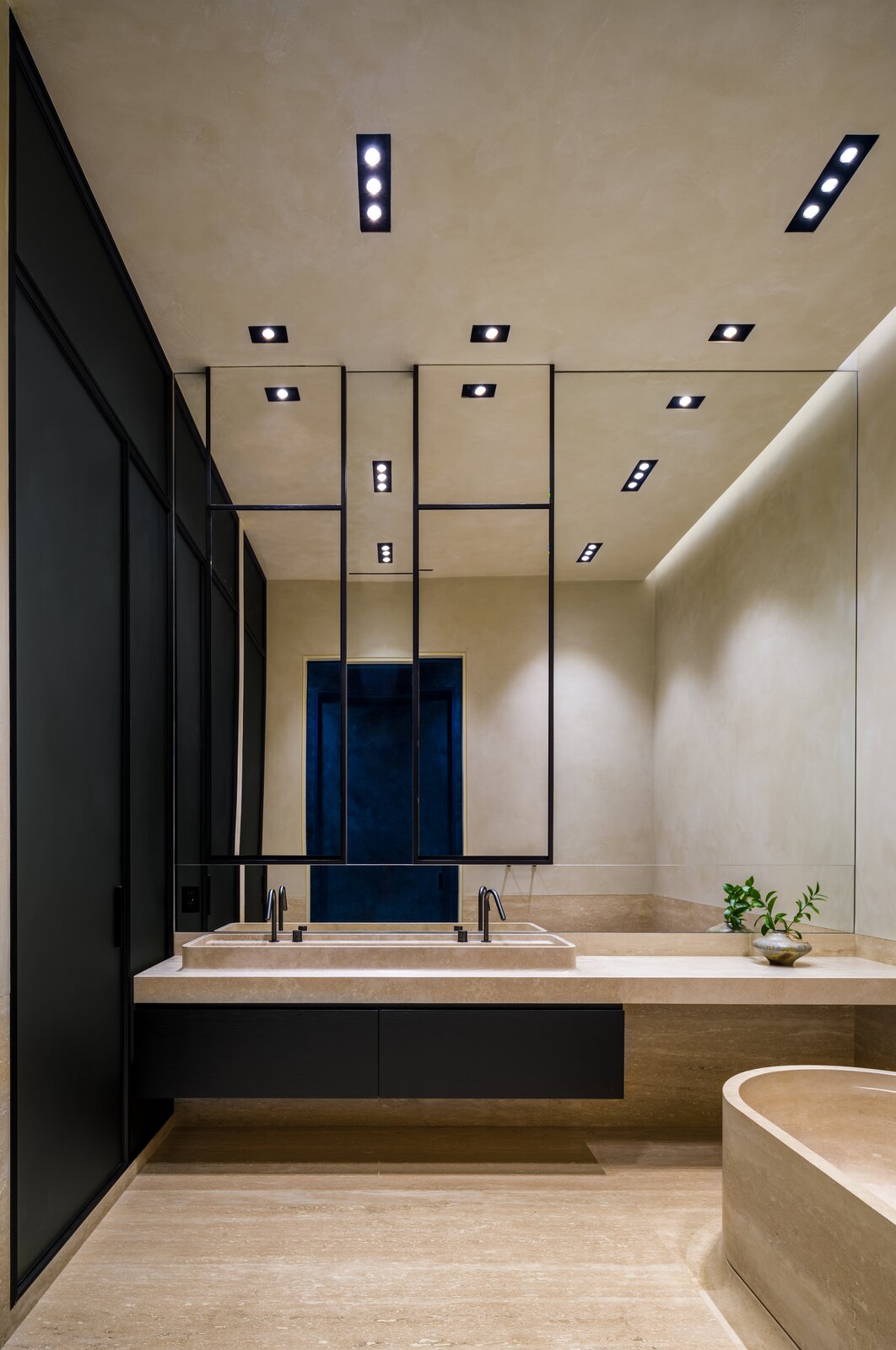 Photo 11 of 16 in Death Star Loft by RAAD Studio - Dwell