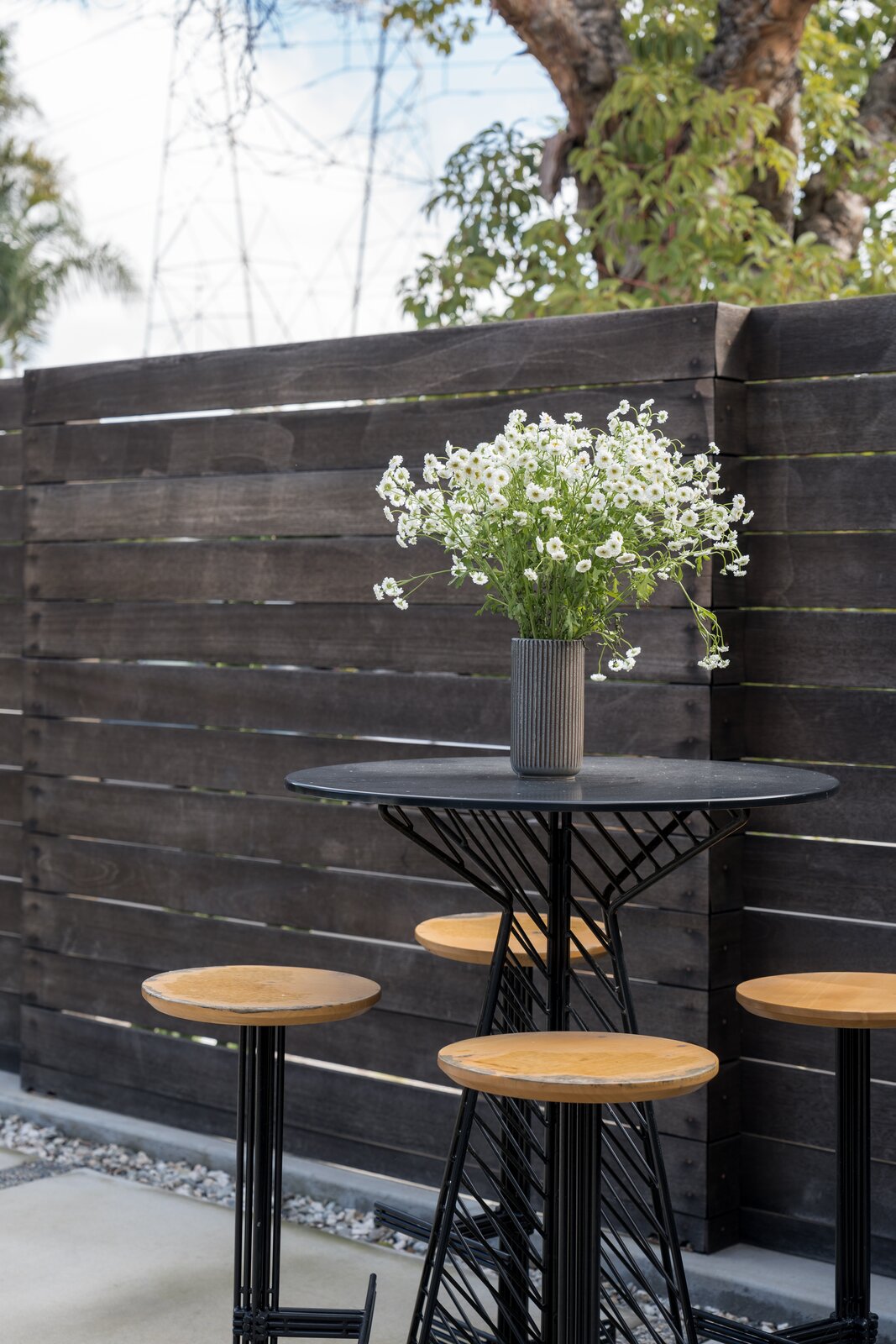 Photo 7 of 24 in The California Cliff May Ranch Home by MELIS SIRVANCI ...