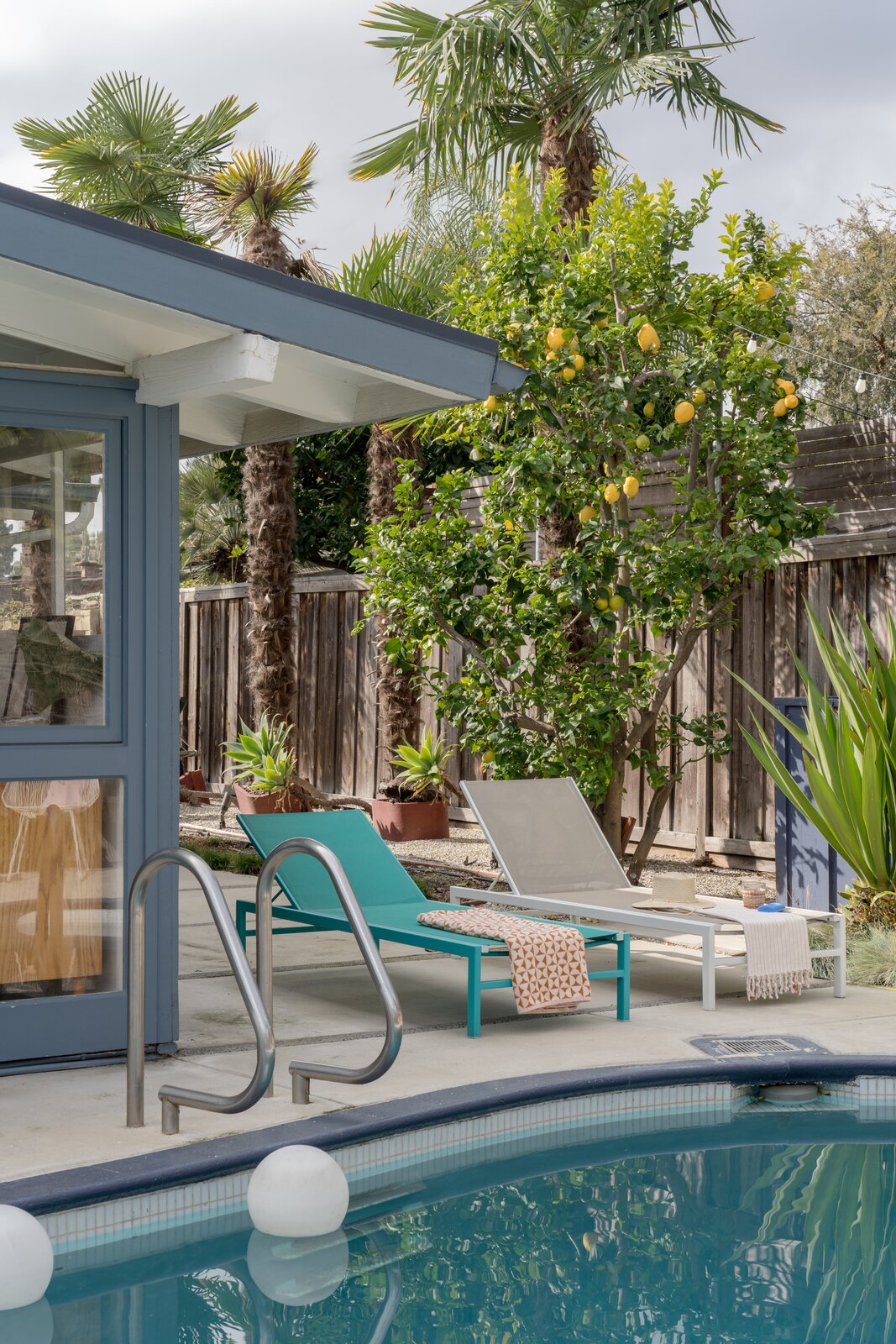 Photo 18 of 24 in The California Cliff May Ranch Home by MELIS SIRVANCI ...