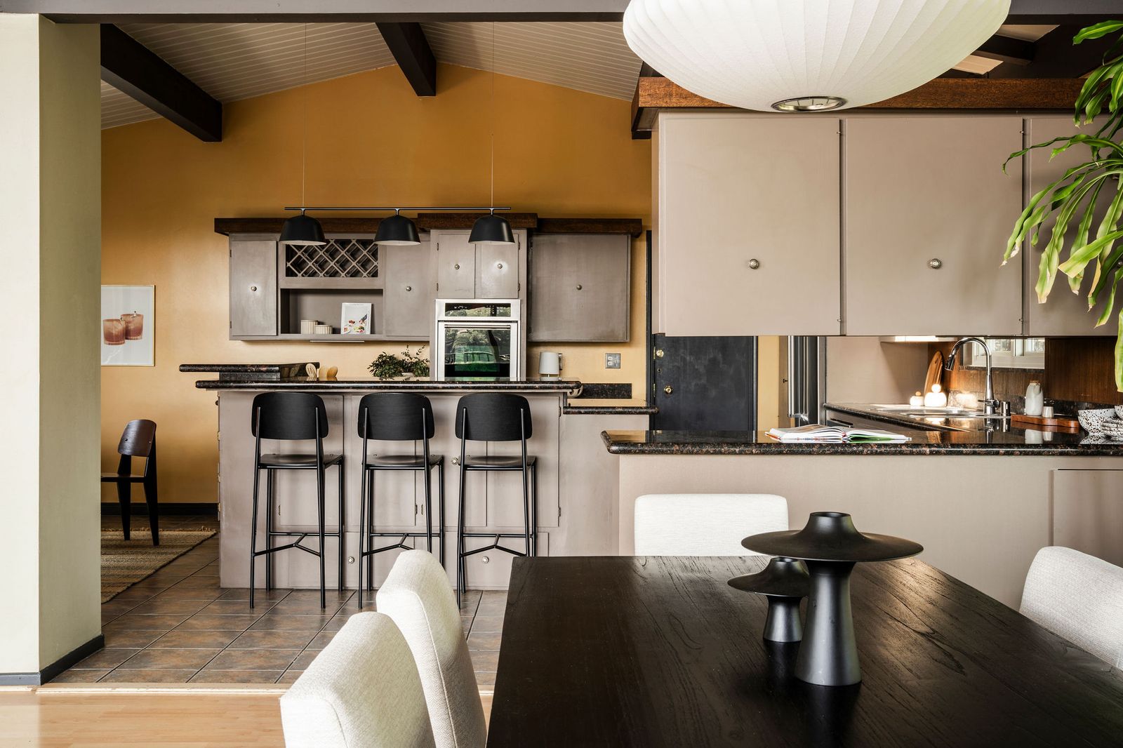 Photo 8 of 33 in The Resh House, Linda Vista by Sophia Kelley - Dwell