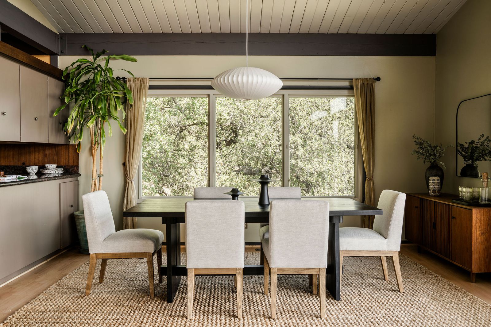 Photo 7 of 33 in The Resh House, Linda Vista by Sophia Kelley - Dwell