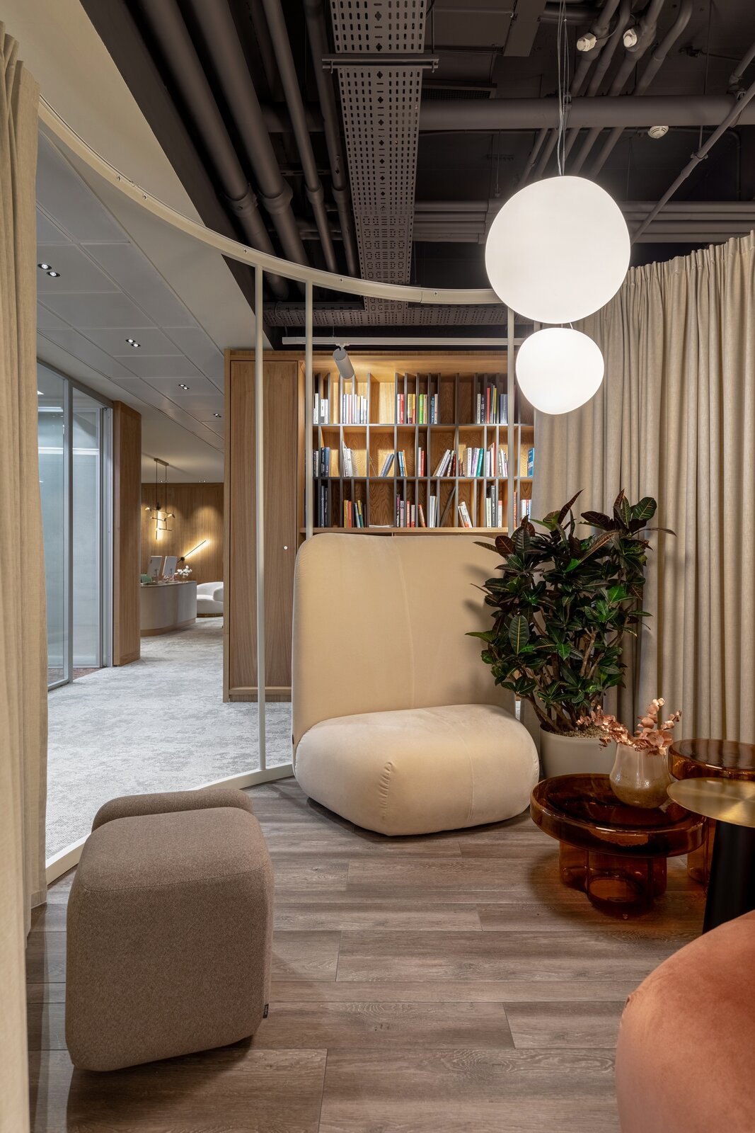 Photo 4 of 19 in Human grace – Regina Maria HQ by Andreea Constantin ...