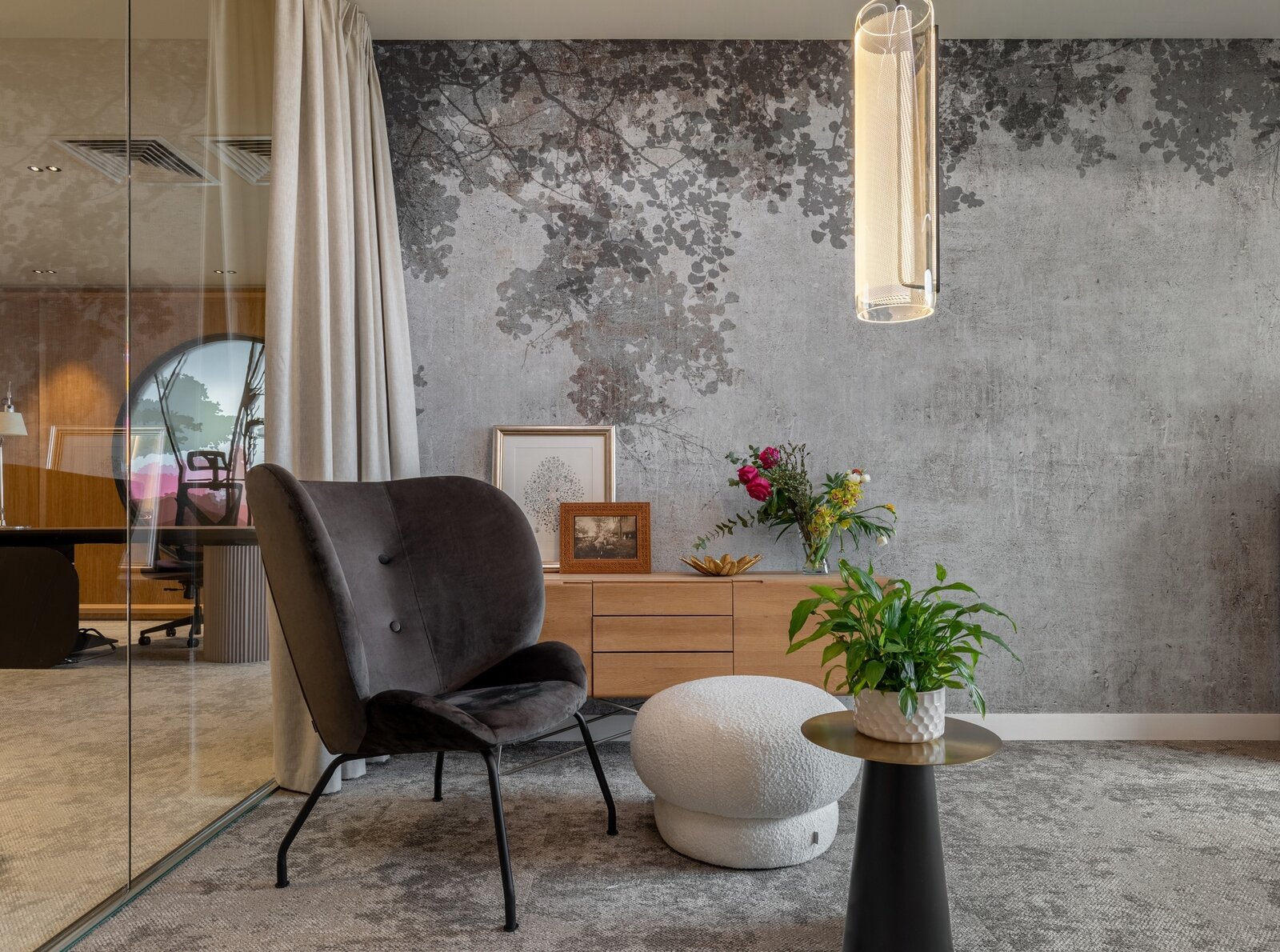 Photo 15 of 19 in Human grace – Regina Maria HQ by Andreea Constantin ...