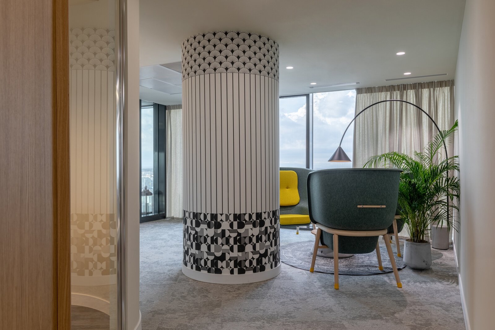 Photo 18 of 19 in Human grace – Regina Maria HQ by Andreea Constantin ...