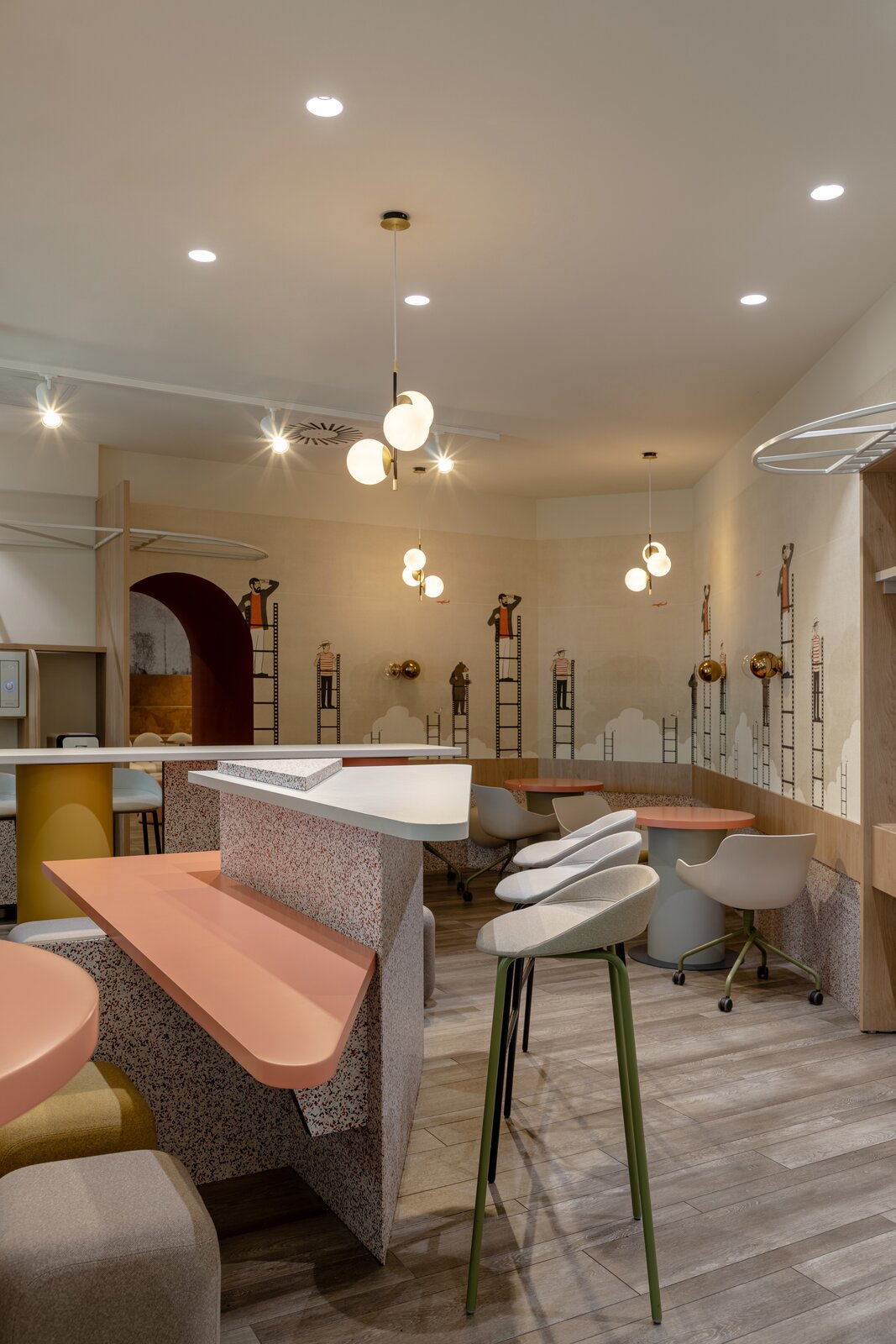 Photo 14 of 22 in Regina Maria – Living Workspaces by Andreea ...