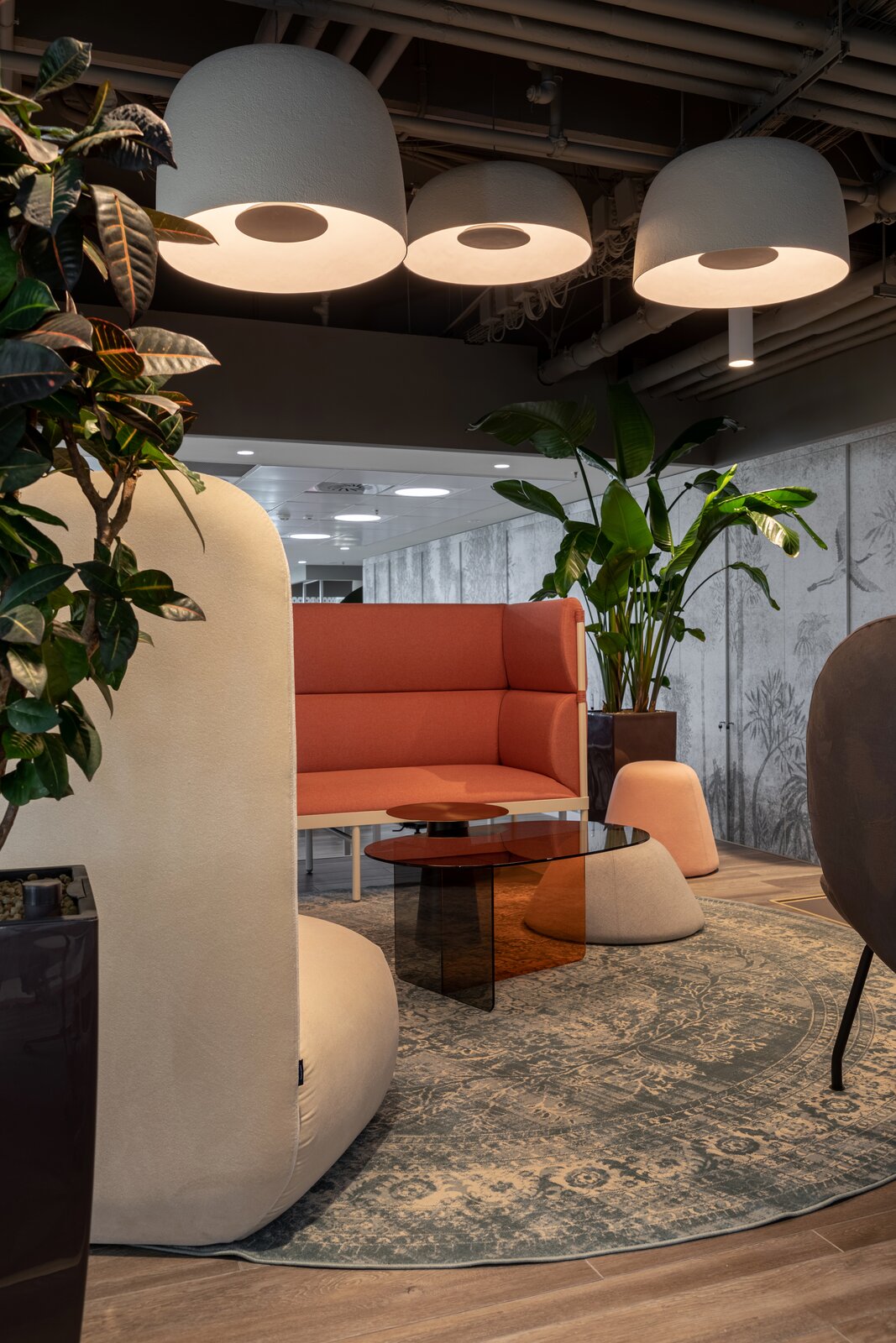 Photo 9 of 22 in Regina Maria – Living Workspaces by Andreea Constantin ...