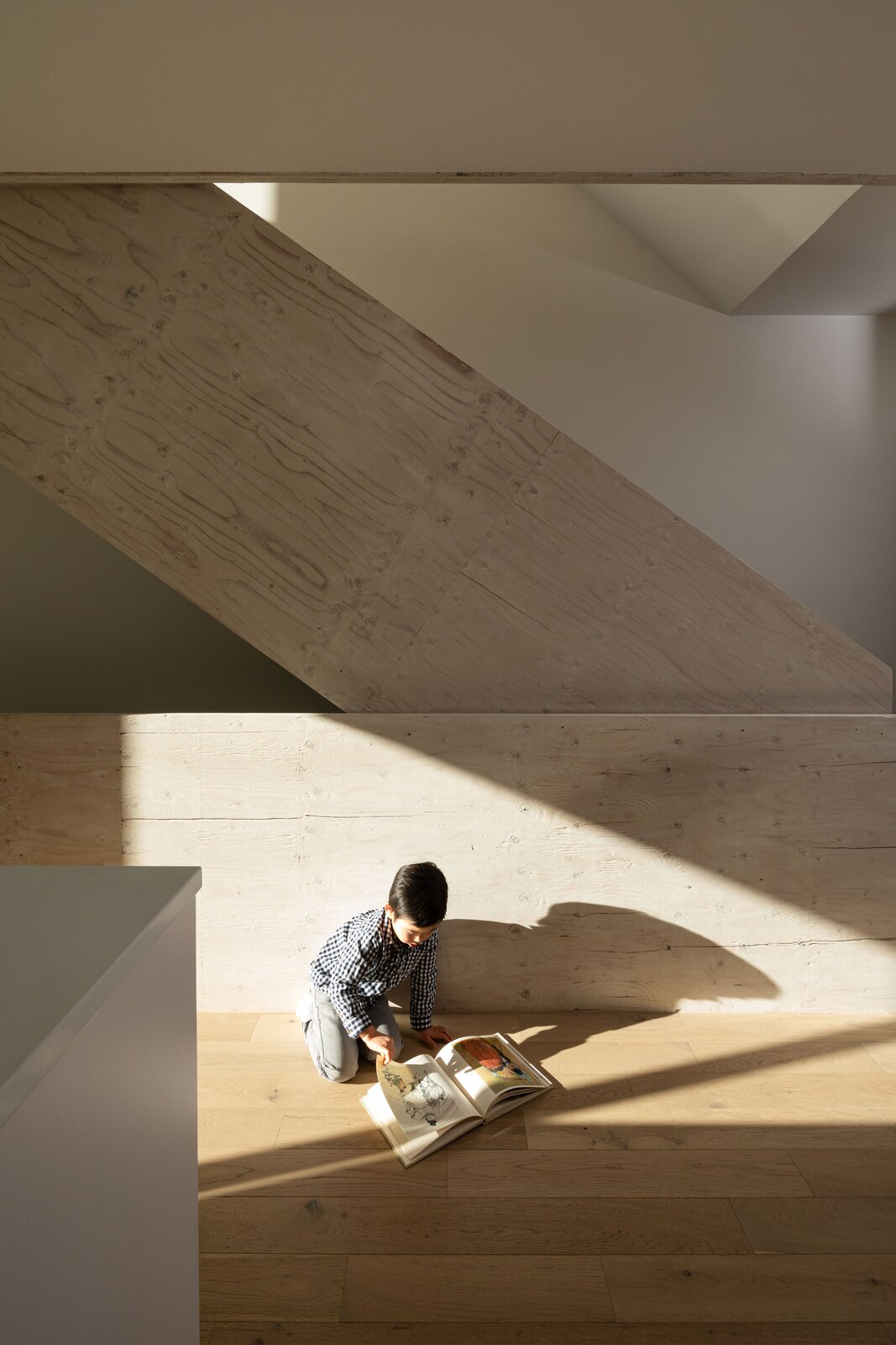 Photo 1 of 9 in Pearl Block by ARYZE Developments Inc. - Dwell