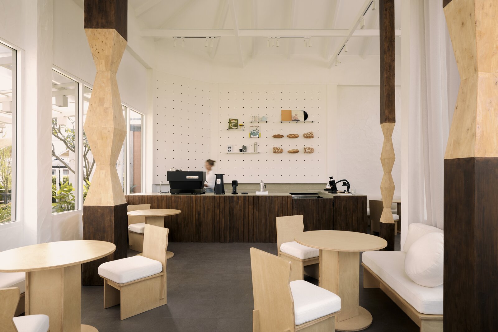 House of Beaver (4 Photos) - Dwell