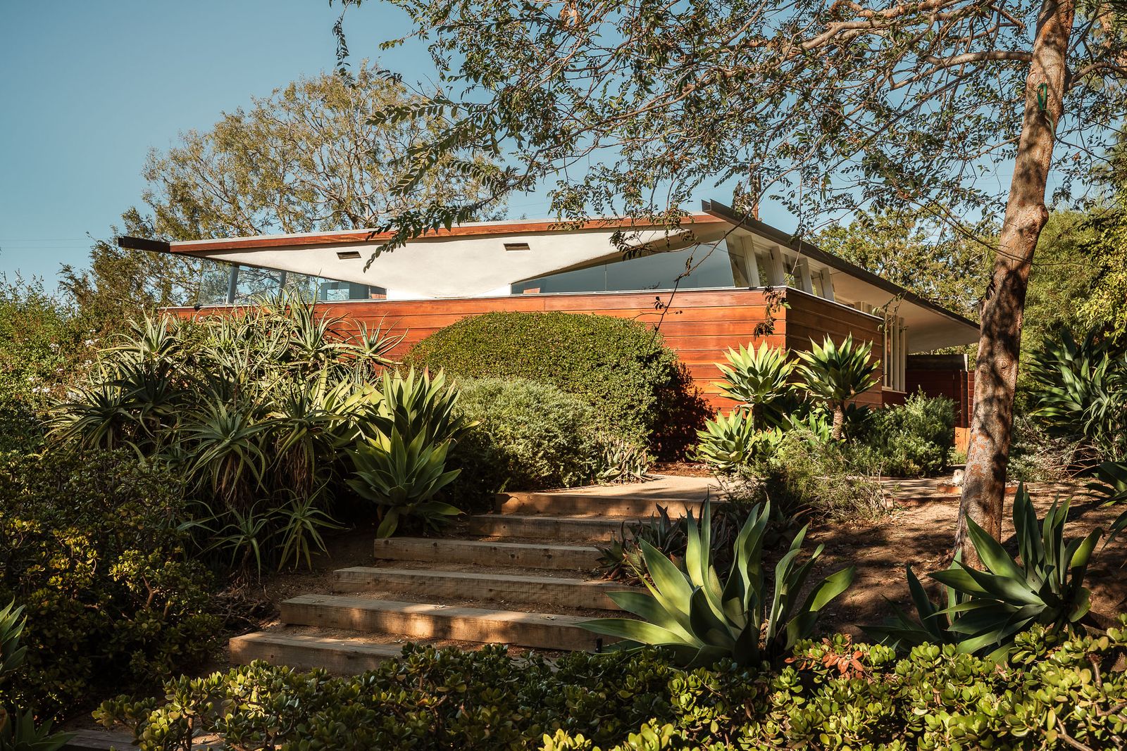Photo 14 of 15 in John Lautner’s Salkin Residence Lands on the Market ...