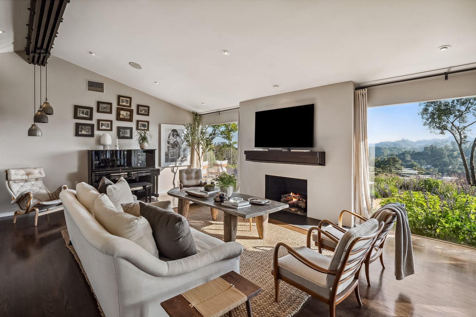 Photo 2 of 14 in Chris Evan’s Custom Captain America Gym with Superhero ...