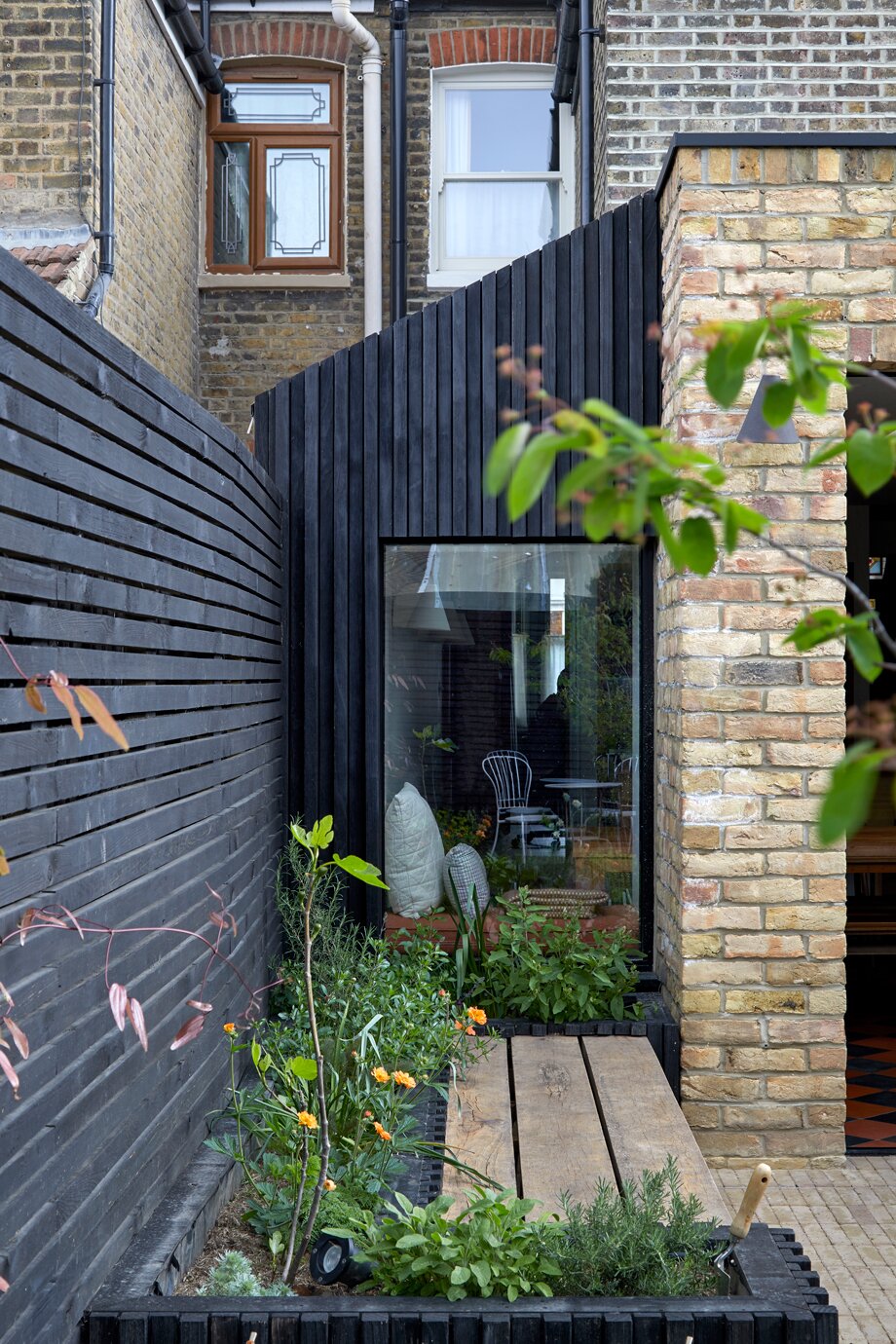 Photo 4 of 16 in A rear and side extension of a Victorian property in ...