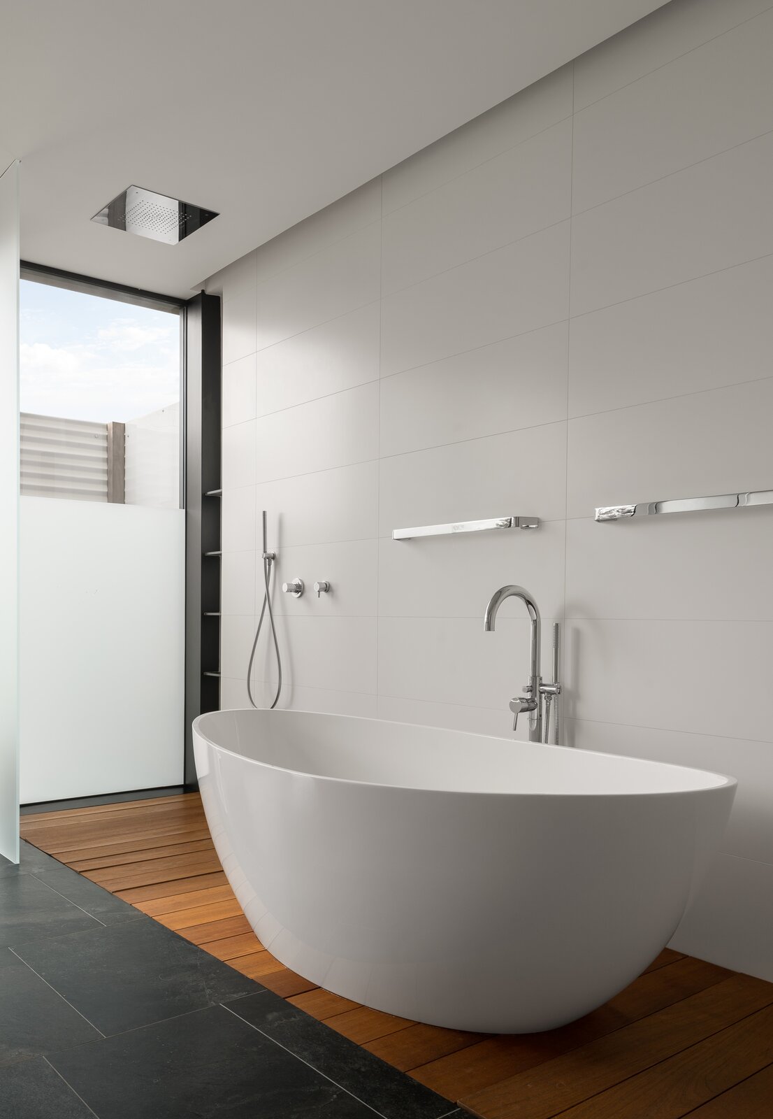 Photo 10 of 22 in Berkeley Residence remodel for a modern architecture ...