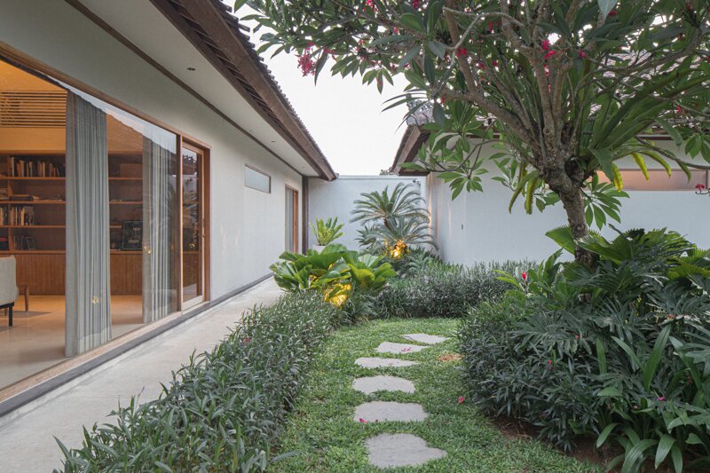 Photo 10 of 20 in Buwit House by Putu Sayoga - Dwell