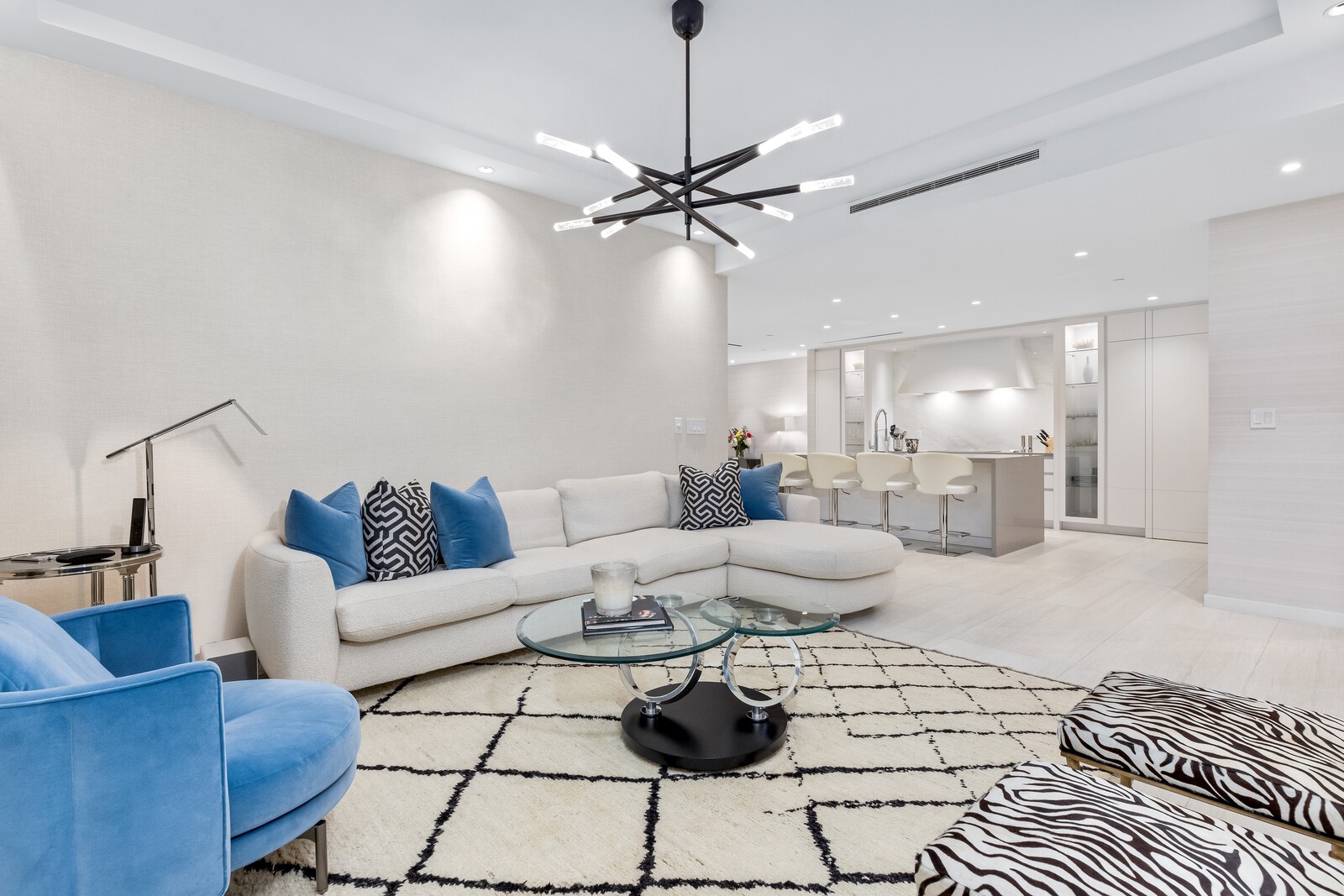 Photo 18 of 31 in Discover the Epitome of Luxury Living at Residence ...