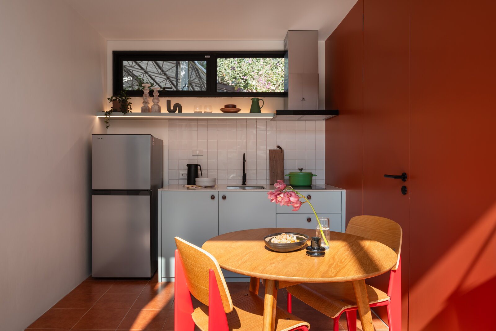 Photo 9 of 31 in Alpine series modular house by Esara Living - Dwell