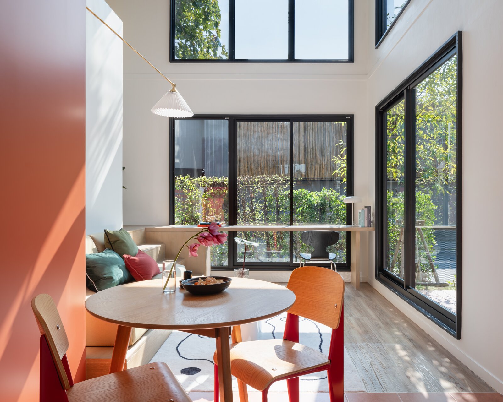 Photo 11 of 31 in Alpine series modular house by Esara Living - Dwell