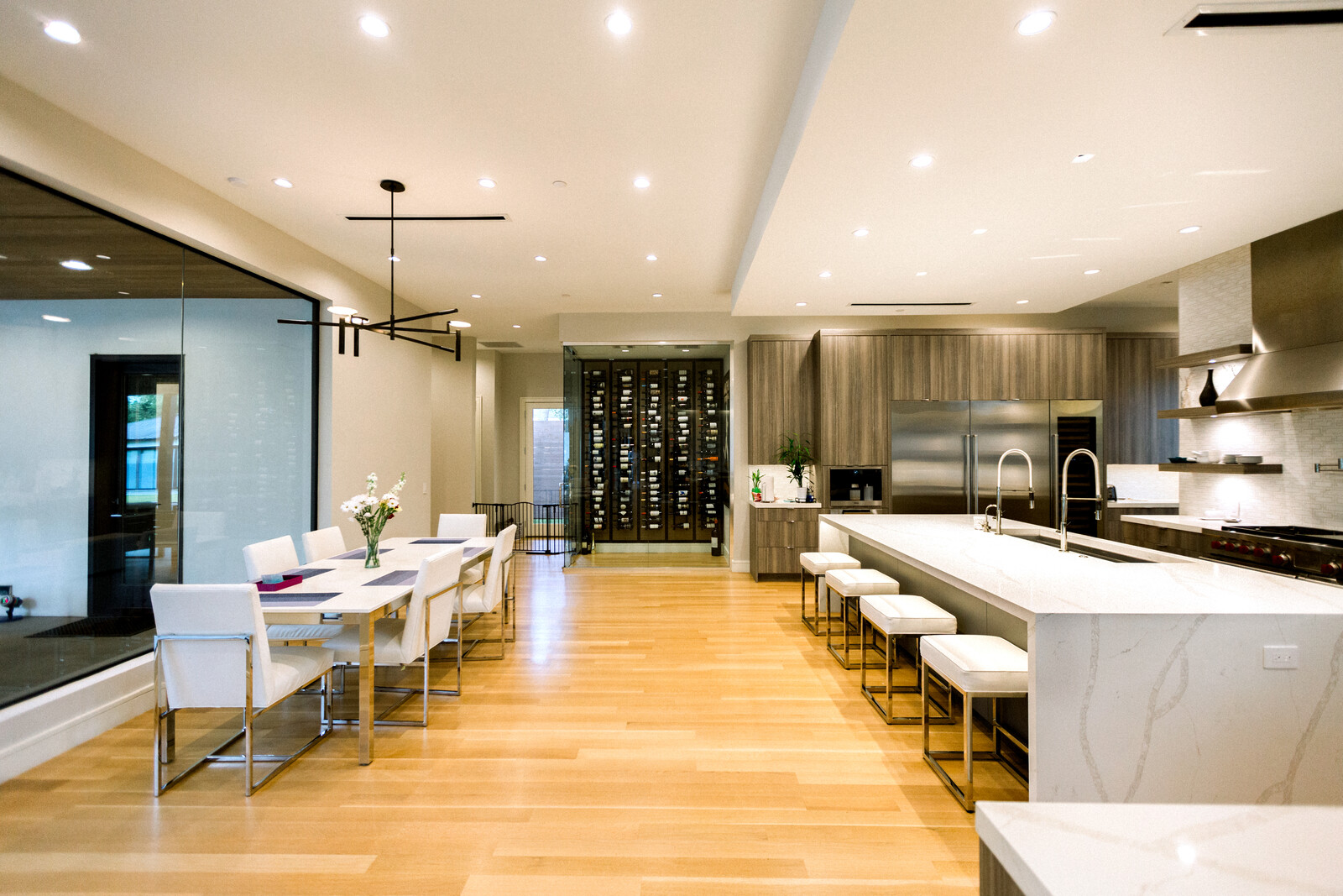 Photo 11 of 15 in Contemporary Living in Preston Hollow by Kellie Power ...