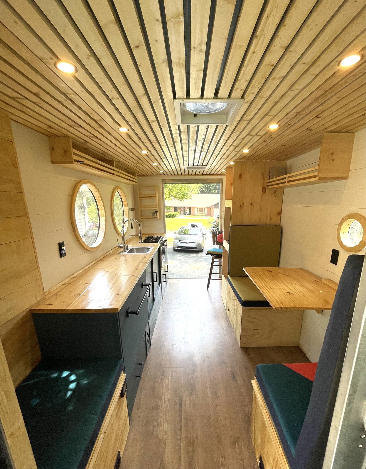 Photo 9 of 22 in 97 sq ft FedEx Cabin by Joshua Morrow - Dwell