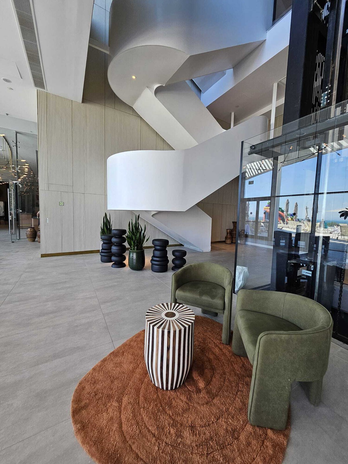 Photo 6 of 20 in Between Past, Present and Future by Michael Azoulay ...