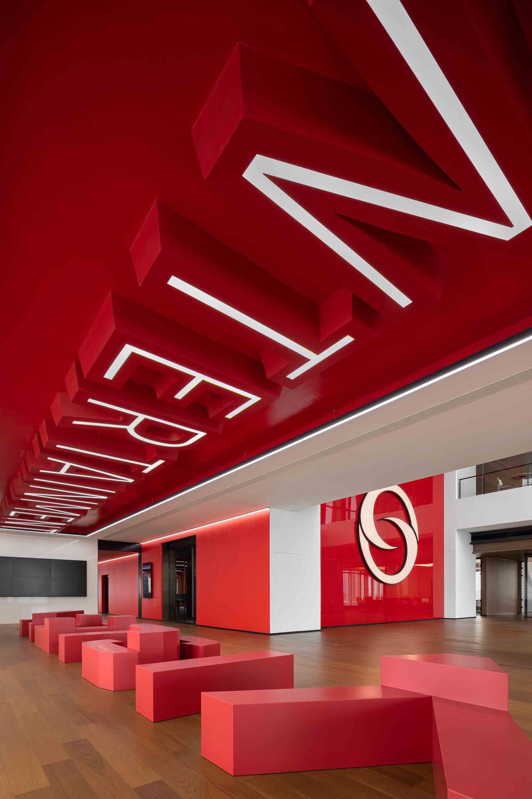 Photo 19 of 55 in Vision Entertainment Headquarters Office Space by D&E ...