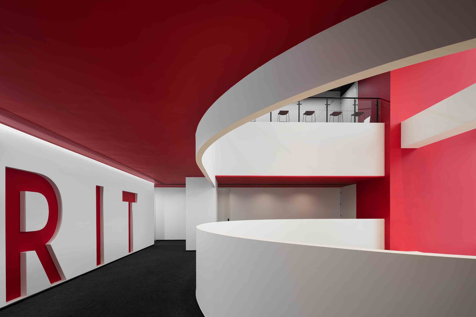 Photo 2 of 55 in Vision Entertainment Headquarters Office Space by D&E ...