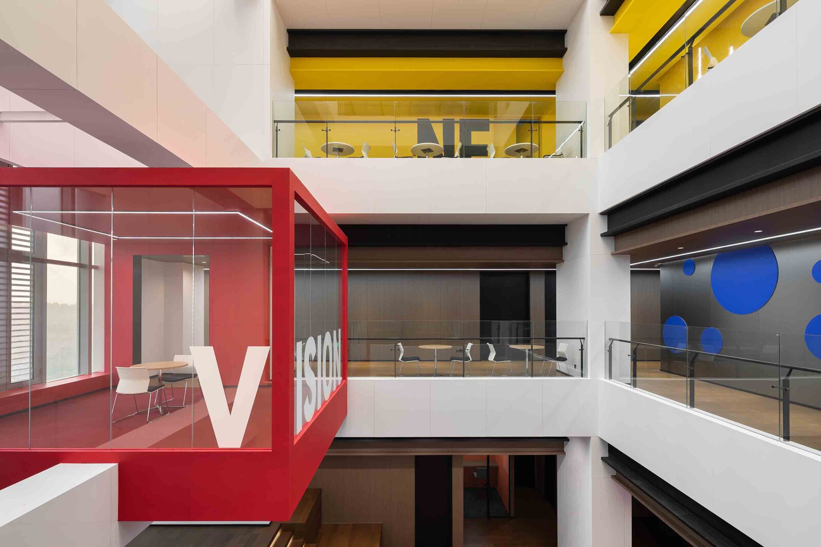 Photo 20 of 55 in Vision Entertainment Headquarters Office Space by D&E ...