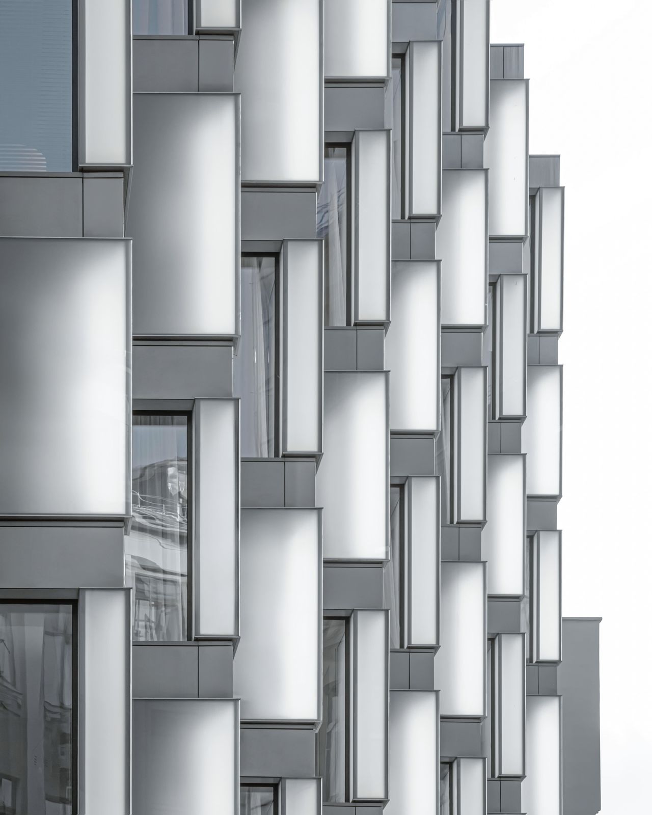 Photo 7 of 11 in Lumin by AB TLP - Dwell