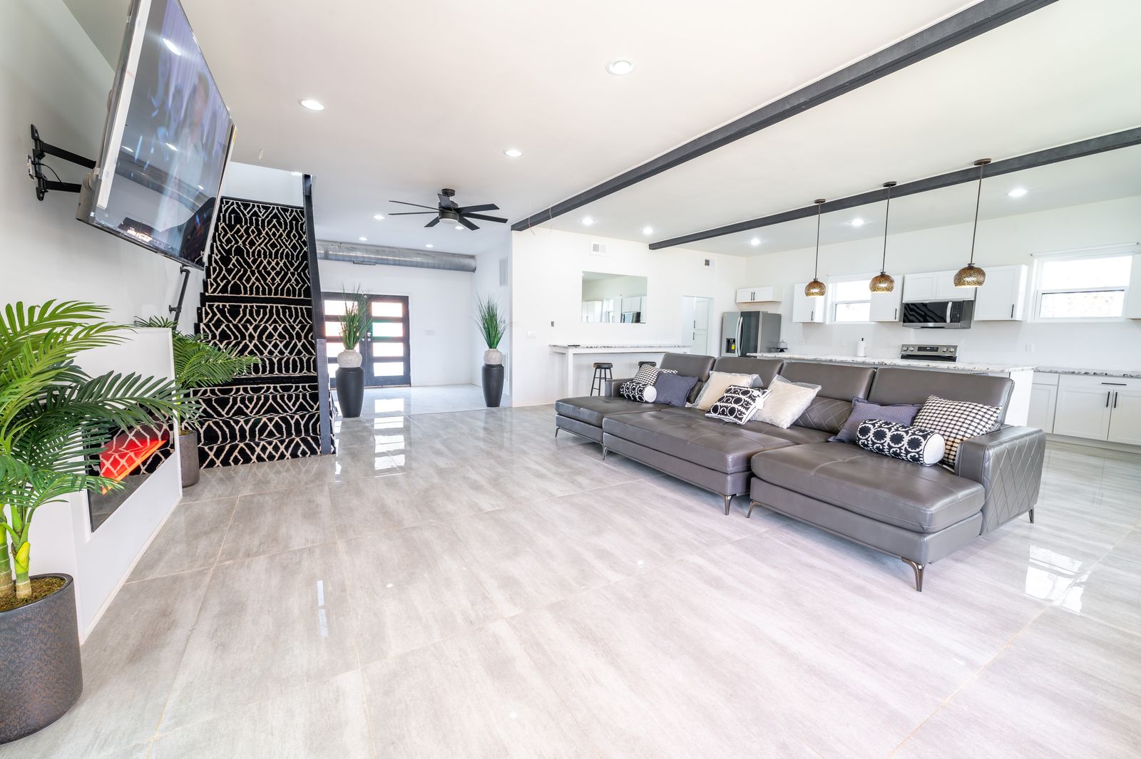 Photo 15 of 33 in Carl Anthony II Modern Mountain Space by Carl Anthony ...