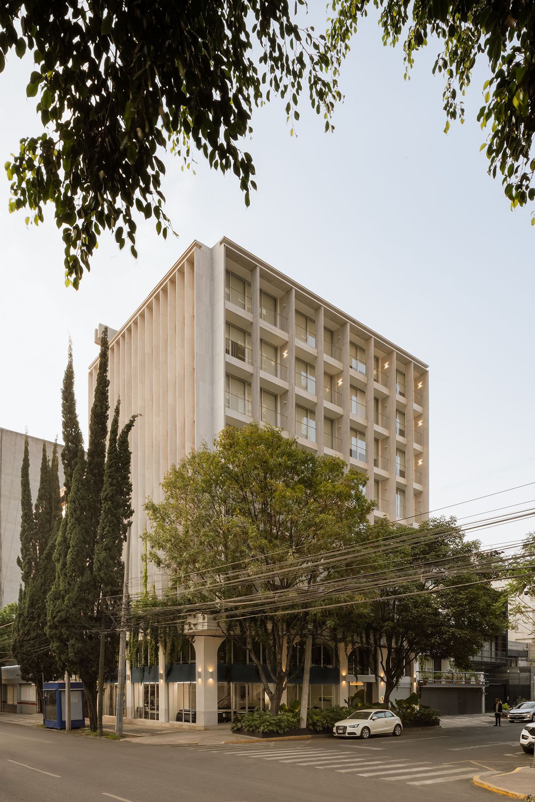 Photo 7 of 13 in Allan Poe Building | firmaa + de rungs arquitectos by ...