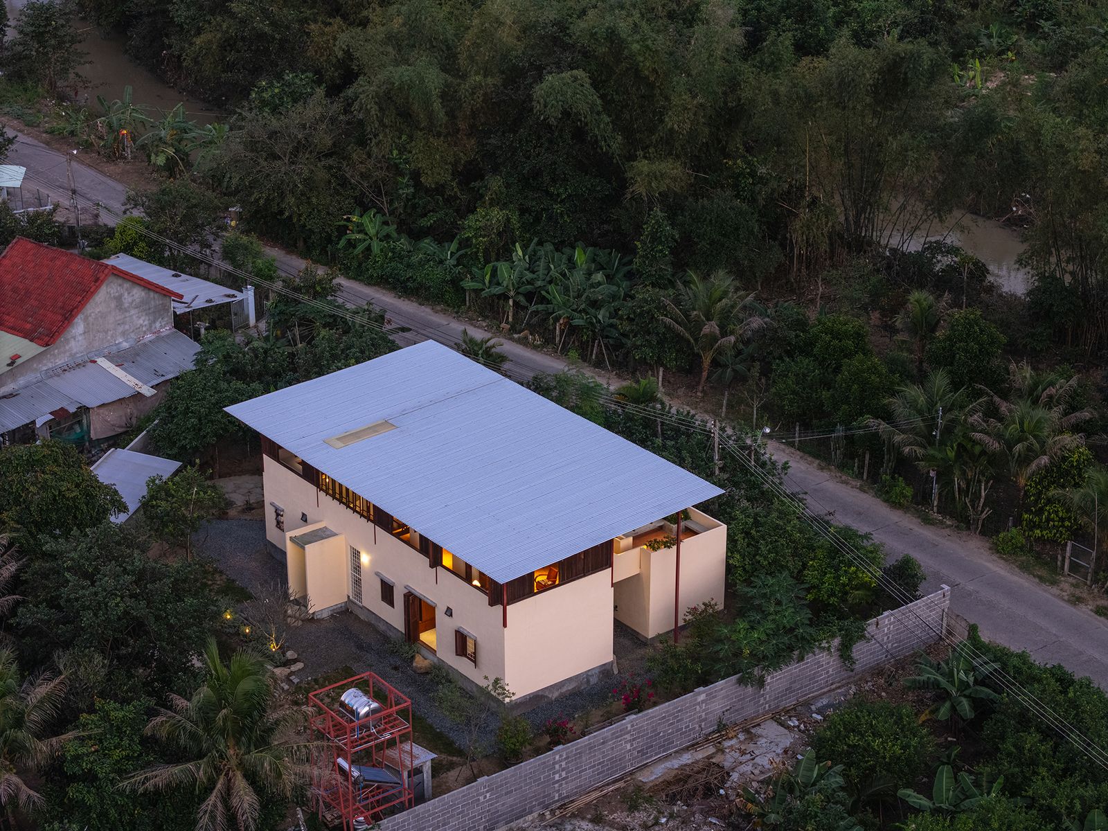 Photo 3 of 31 in DB Horizon by SAL - Dwell