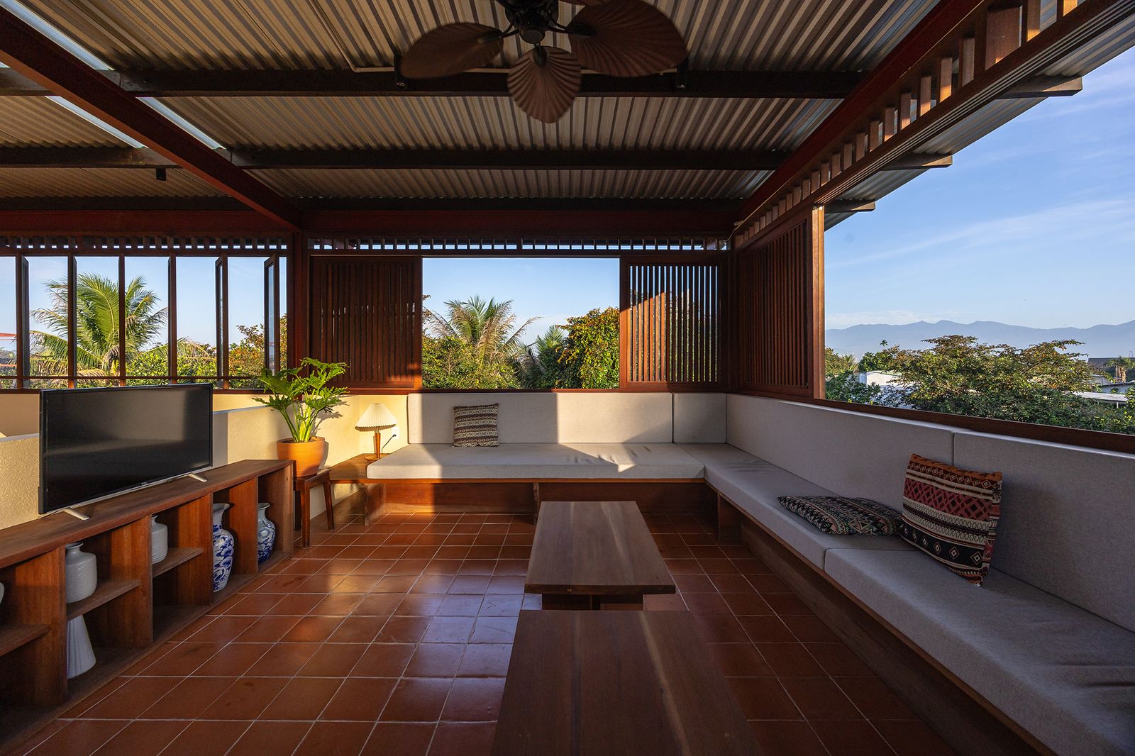 Photo 19 of 31 in DB Horizon by SAL - Dwell