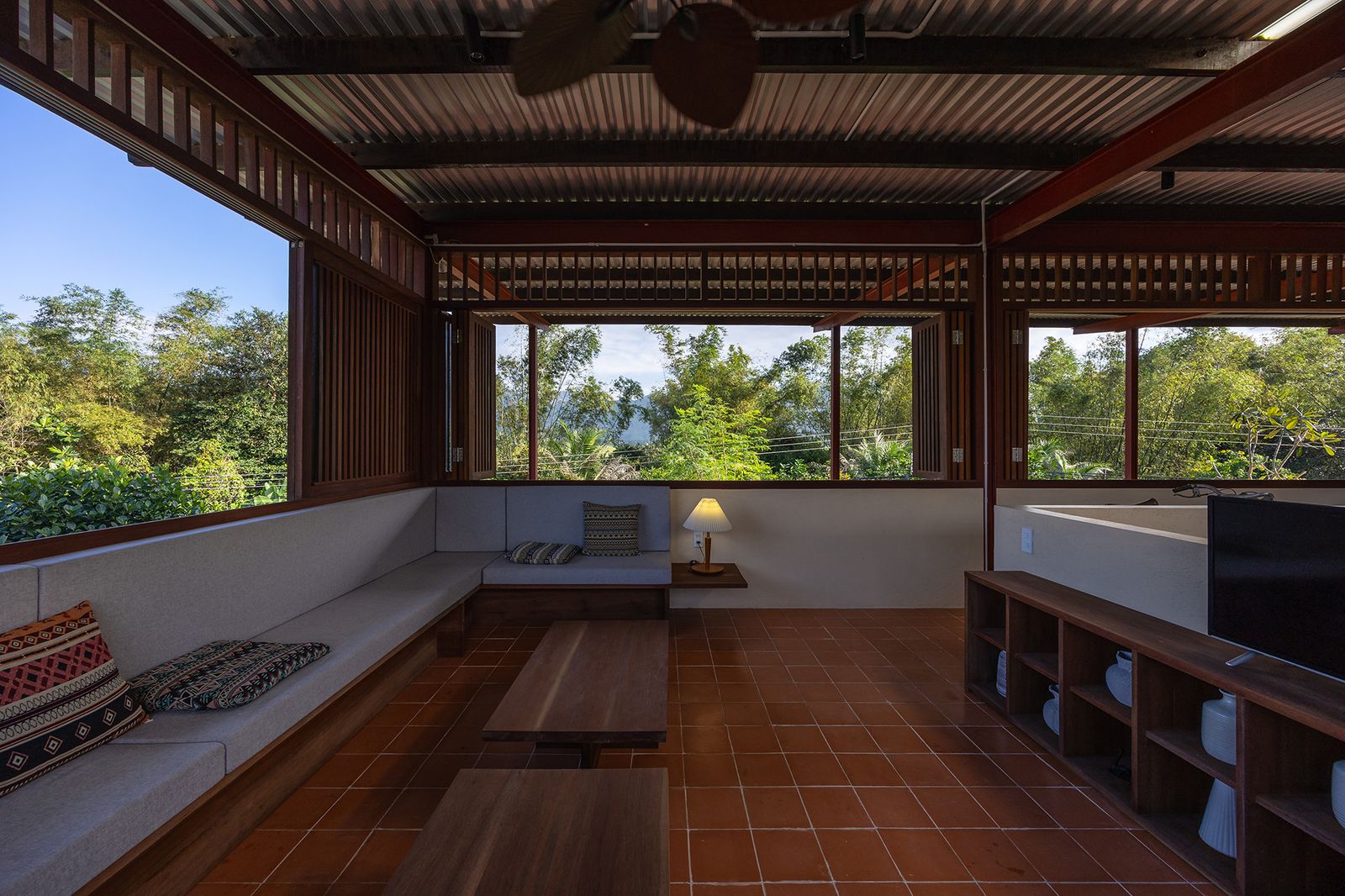 Photo 18 of 31 in DB Horizon by SAL - Dwell