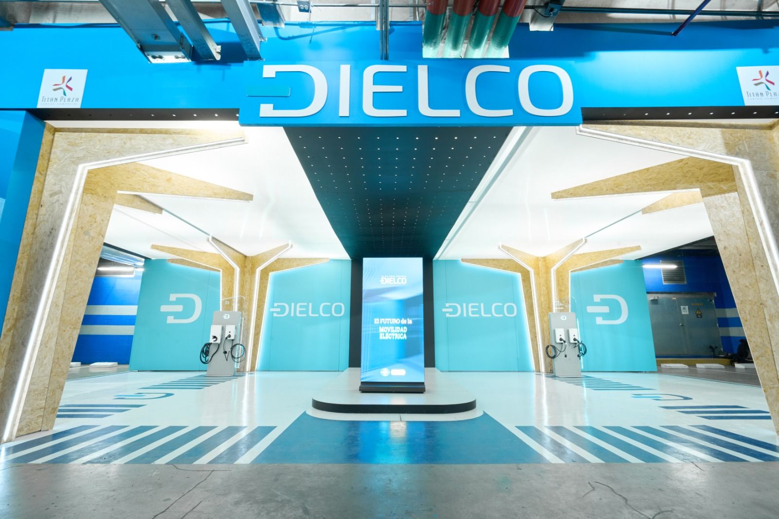 Photo 5 of 21 in DIELCO EV Charging Station by Alejandro Enciso Marín ...