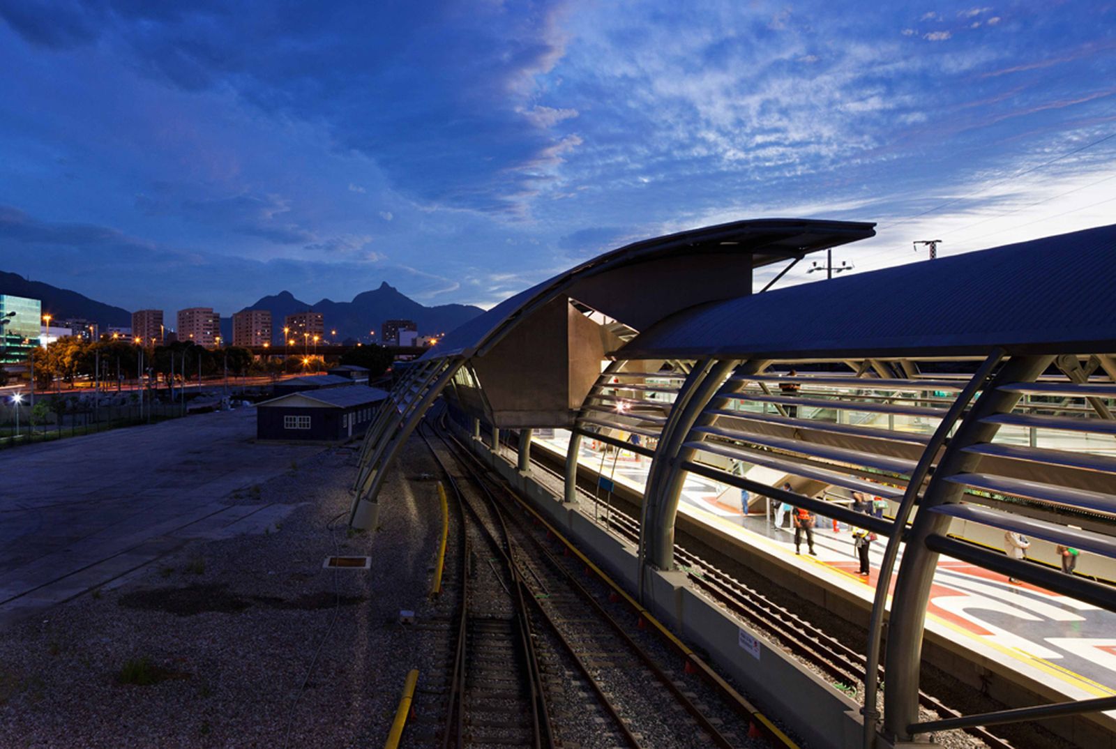 Photo 9 of 15 in Cidade Nova Metro Station and Footbridge by JBMC ...