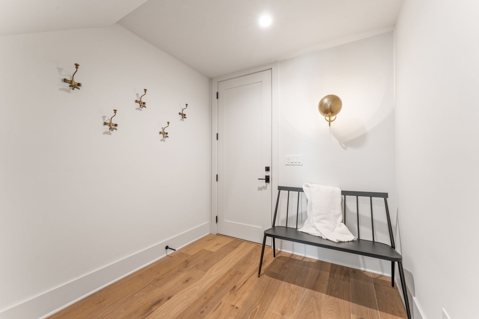 Photo 6 of 20 in Beverly Model by Cole Neely - Dwell