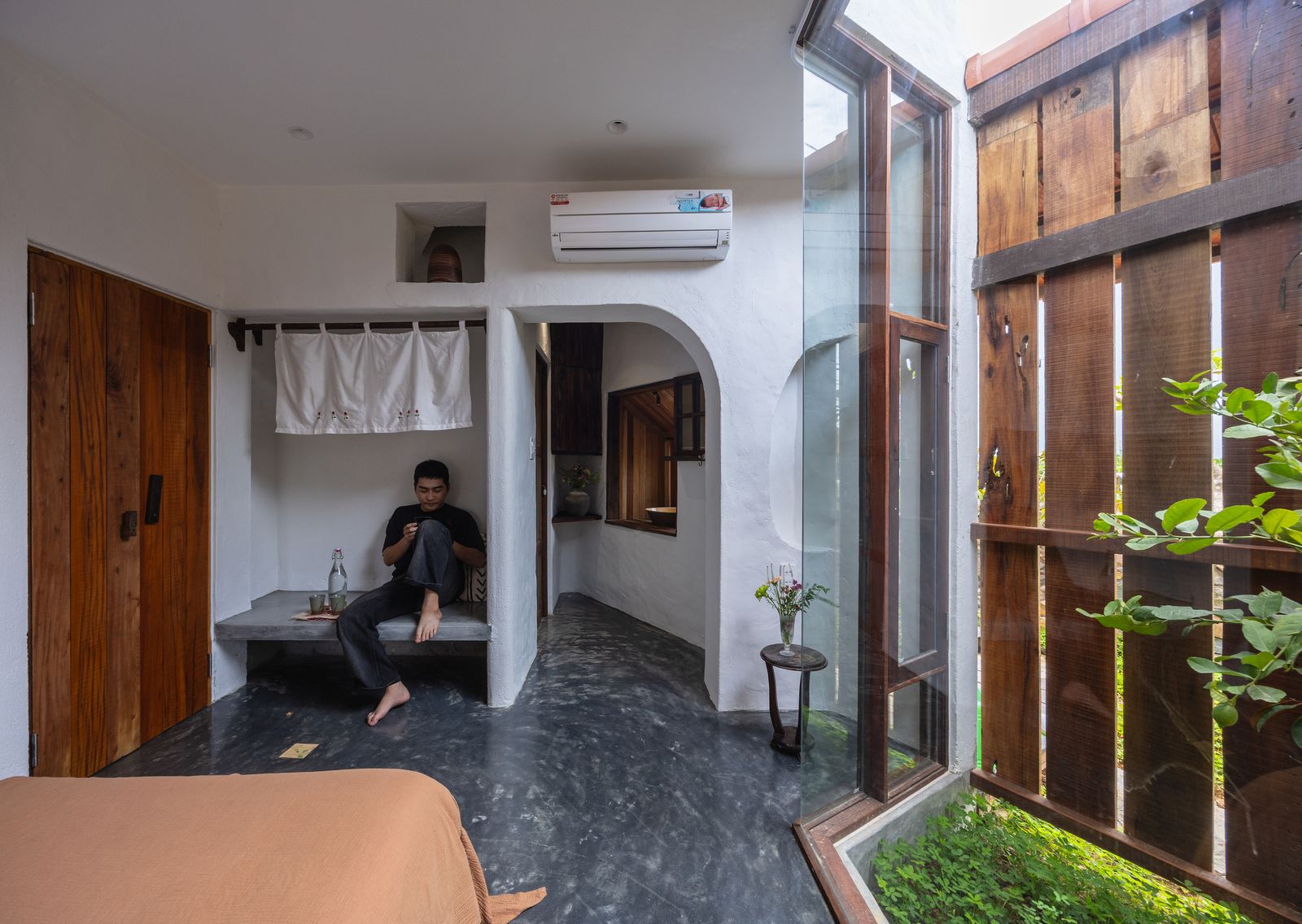 Photo 10 of 31 in Lemon Cottage by cac.architects - Dwell