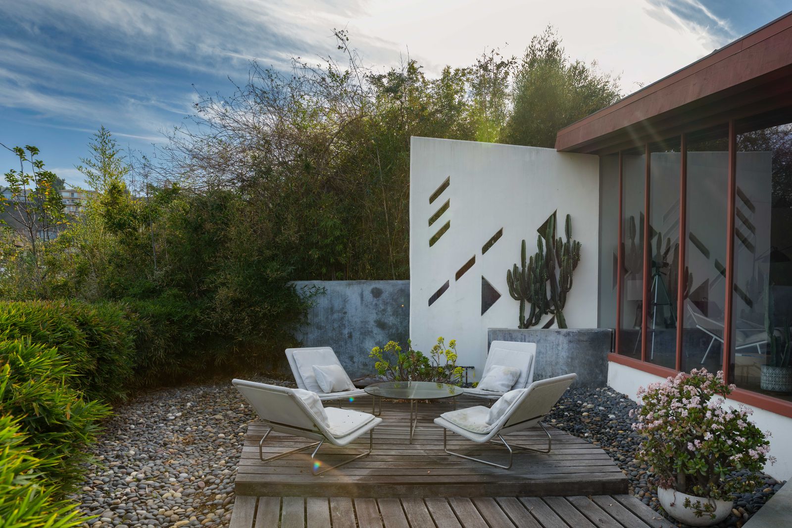 Photo 7 of 10 in The Bergren Residence - John Lautner by Morgan ...